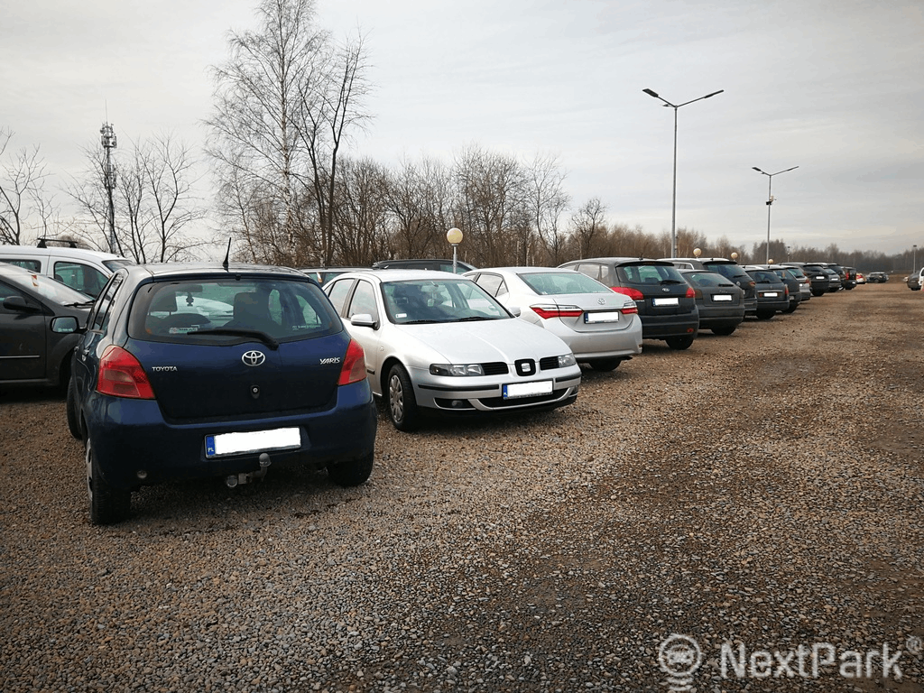 PLUS Parking | Parking lotnisko Balice Kraków - NextPark