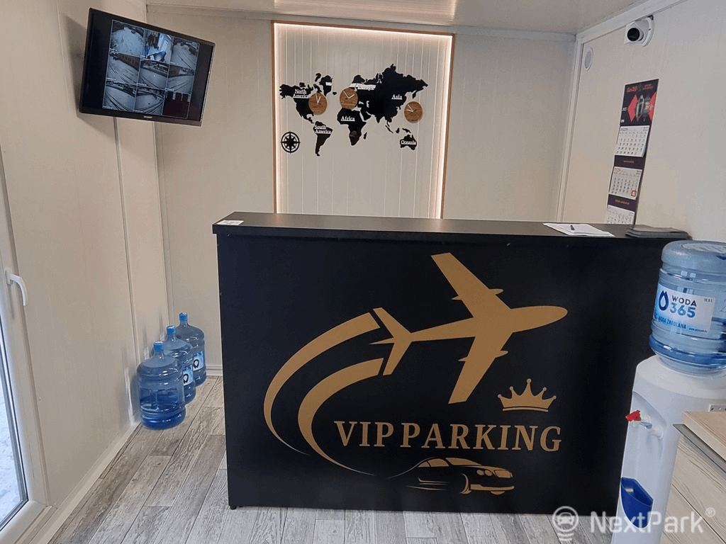 VIP Parking- przy trasie S2 | Parking Lotnisko Chopina Warszawa - NextPark