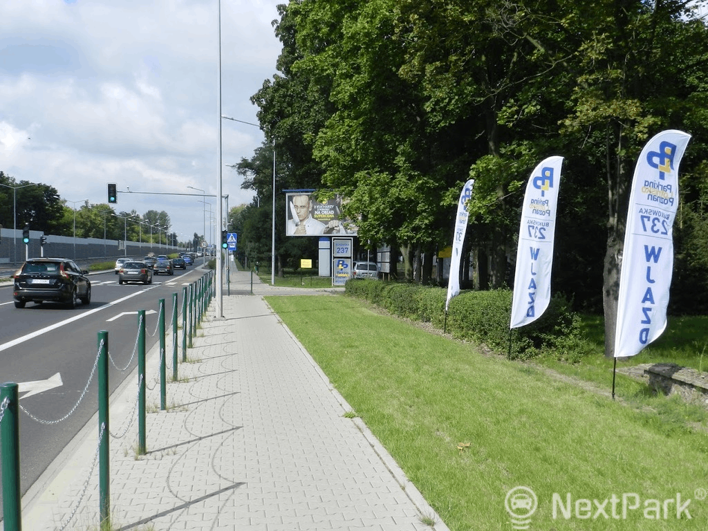 Fly Parking | Flughafenparkplatz Posen Lawica - NextPark